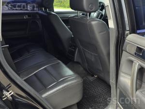 Black Volkswagen Touareg 2007 in Liepaja, with an engine capacity of 3.00 L and mileage of 282 thousand km for 2990 €, photo 23 on AUTOMOTO.COM.LV