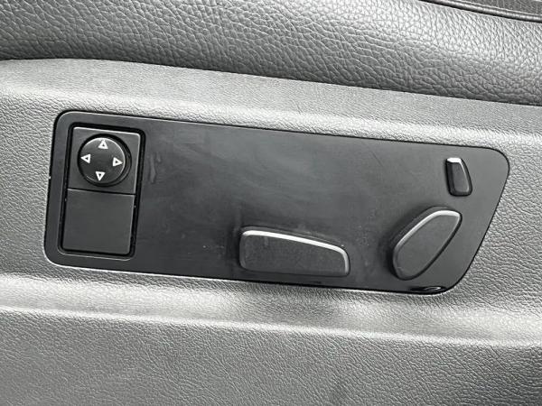 Black Volkswagen Touareg 2007 in Rezekne, with an engine capacity of 5.00 L and mileage of 398 thousand km for 3950 €, photo 8 on AUTOMOTO.COM.LV