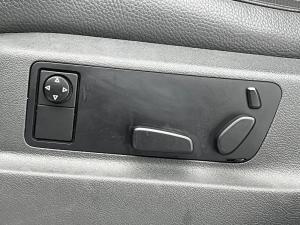 Black Volkswagen Touareg 2007 in Rezekne, with an engine capacity of 5.00 L and mileage of 398 thousand km for 3950 €, photo 9 on AUTOMOTO.COM.LV
