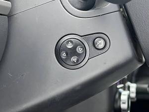 Black Volkswagen Touareg 2007 in Rezekne, with an engine capacity of 5.00 L and mileage of 398 thousand km for 3950 €, photo 10 on AUTOMOTO.COM.LV