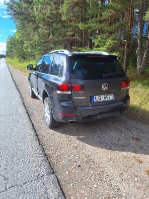 Melns Volkswagen Touareg 2007 Talsi, ar dzinēja tilpumu 3.00 L un nobraukumu 308 tūkst. km par 4800 €, foto 6 vietnē AUTOMOTO.COM.LV