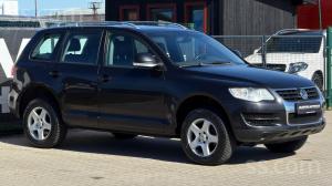 Melns Volkswagen Touareg 2007 Liepāja, ar dzinēja tilpumu 2.50 L un nobraukumu 369 tūkst. km par 3390 €, foto 3 vietnē AUTOMOTO.COM.LV