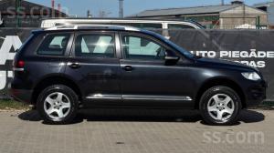 Melns Volkswagen Touareg 2007 Liepāja, ar dzinēja tilpumu 2.50 L un nobraukumu 369 tūkst. km par 3390 €, foto 4 vietnē AUTOMOTO.COM.LV