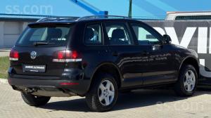 Melns Volkswagen Touareg 2007 Liepāja, ar dzinēja tilpumu 2.50 L un nobraukumu 369 tūkst. km par 3390 €, foto 5 vietnē AUTOMOTO.COM.LV