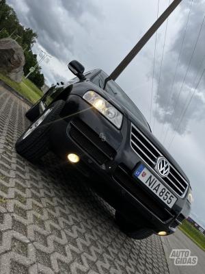 Black Volkswagen Touareg 2007 in Siauliai, with an engine capacity of 2.50 L and mileage of 288 thousand km for 4500 €, photo  on AUTOMOTO.COM.LV