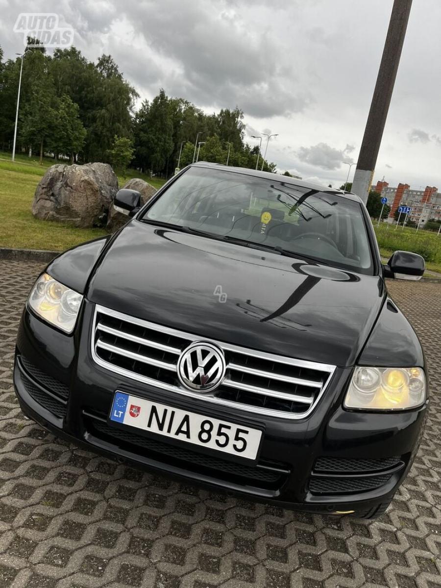 Melns Volkswagen Touareg 2007 Šauļi, ar dzinēja tilpumu 2.50 L un nobraukumu 288 tūkst. km par 4500 €, foto 4 vietnē AUTOMOTO.COM.LV