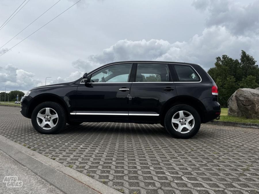 Melns Volkswagen Touareg 2007 Šauļi, ar dzinēja tilpumu 2.50 L un nobraukumu 288 tūkst. km par 4500 €, foto 7 vietnē AUTOMOTO.COM.LV