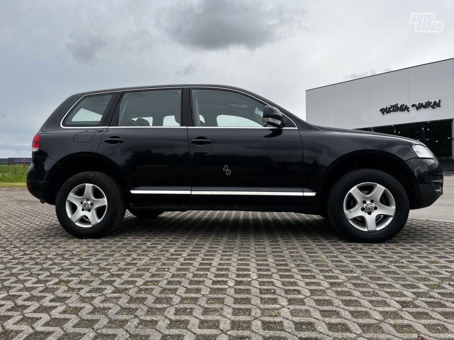 Melns Volkswagen Touareg 2007 Šauļi, ar dzinēja tilpumu 2.50 L un nobraukumu 288 tūkst. km par 4500 €, foto 8 vietnē AUTOMOTO.COM.LV