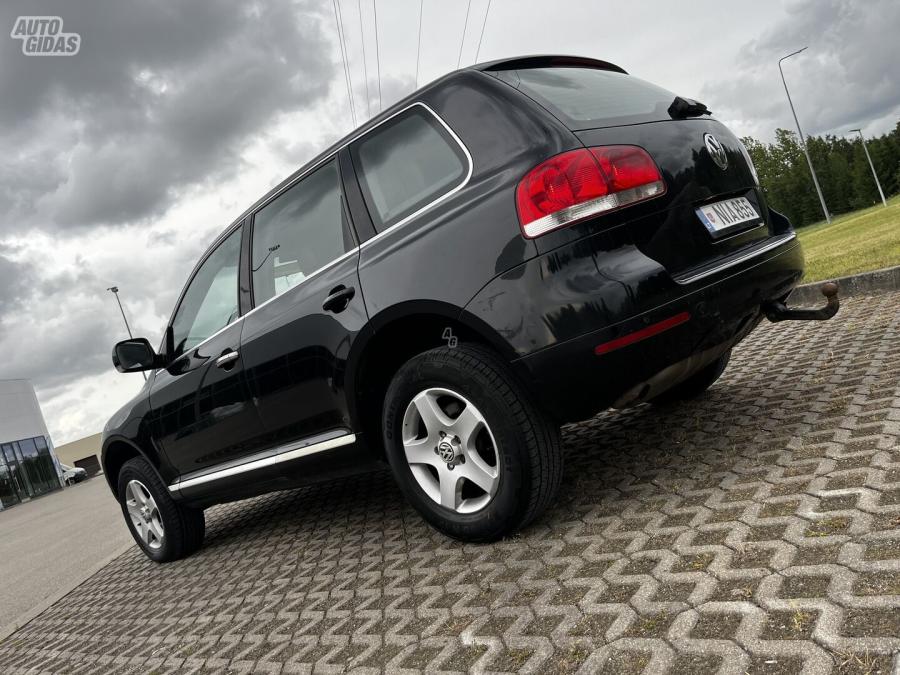 Melns Volkswagen Touareg 2007 Šauļi, ar dzinēja tilpumu 2.50 L un nobraukumu 288 tūkst. km par 4500 €, foto 10 vietnē AUTOMOTO.COM.LV