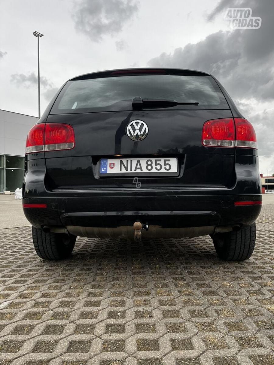 Melns Volkswagen Touareg 2007 Šauļi, ar dzinēja tilpumu 2.50 L un nobraukumu 288 tūkst. km par 4500 €, foto 11 vietnē AUTOMOTO.COM.LV