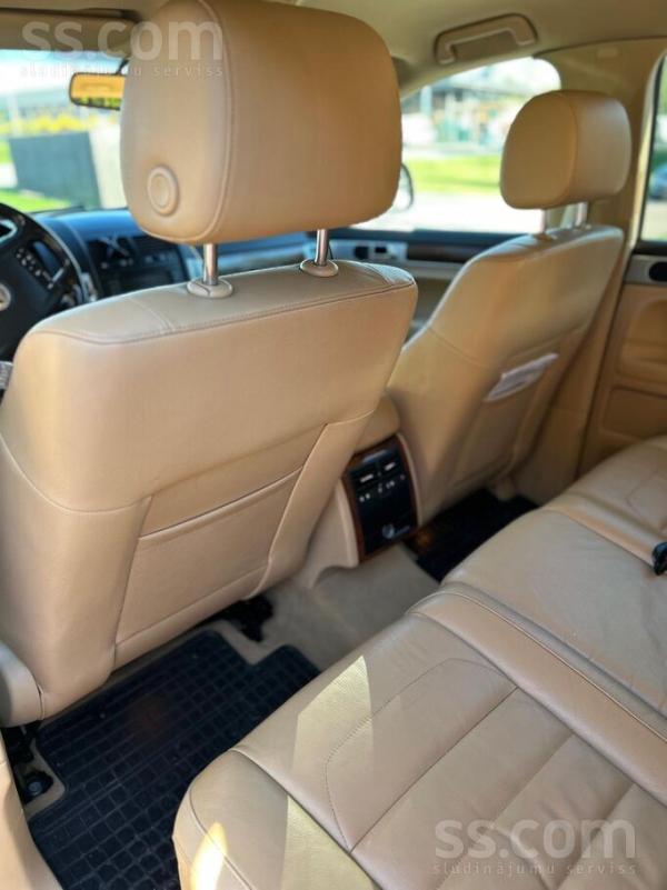 Melns Volkswagen Touareg 2007 Dobele, ar dzinēja tilpumu 3.00 L un nobraukumu 325 tūkst. km par 4500 €, foto 6 vietnē AUTOMOTO.COM.LV