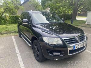 Черный Фольксваген Туарег 2007 в Рига, объемом двигателя 2.50 л и пробегом 0 тыс. км за 4500 €, фото  на AUTOMOTO.COM.LV