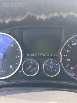 Black Volkswagen Touareg 2007 in Talsi, with an engine capacity of 3.00 L and mileage of 405 thousand km for 2000 €, photo 5 on AUTOMOTO.COM.LV