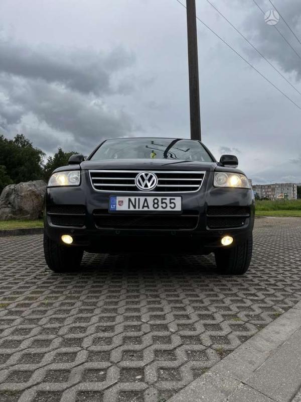 Melns Volkswagen Touareg 2007 Šauļi, ar dzinēja tilpumu 2.50 L un nobraukumu 289 tūkst. km par 4300 €, foto 3 vietnē AUTOMOTO.COM.LV