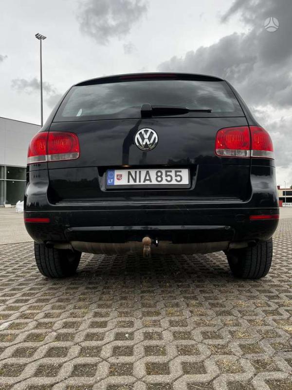 Melns Volkswagen Touareg 2007 Šauļi, ar dzinēja tilpumu 2.50 L un nobraukumu 289 tūkst. km par 4300 €, foto 9 vietnē AUTOMOTO.COM.LV
