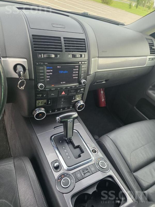 Melns Volkswagen Touareg 2007 Bauska, ar dzinēja tilpumu 3.00 L un nobraukumu 407 tūkst. km par 5200 €, foto 7 vietnē AUTOMOTO.COM.LV