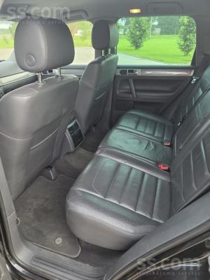 Melns Volkswagen Touareg 2007 Bauska, ar dzinēja tilpumu 3.00 L un nobraukumu 407 tūkst. km par 5200 €, foto 9 vietnē AUTOMOTO.COM.LV