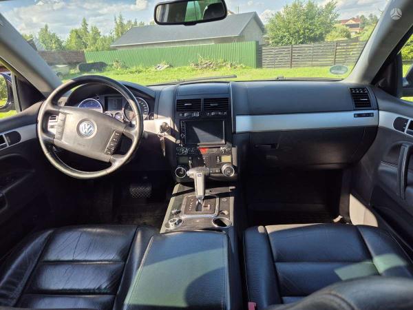 Melns Volkswagen Touareg 2007 Šauļi, ar dzinēja tilpumu 3.00 L un nobraukumu 308 tūkst. km par 3250 €, foto 8 vietnē AUTOMOTO.COM.LV