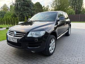 Melns Volkswagen Touareg 2007 Jelgava, ar dzinēja tilpumu 3.00 L un nobraukumu 411 tūkst. km par 5500 €, foto 3 vietnē AUTOMOTO.COM.LV