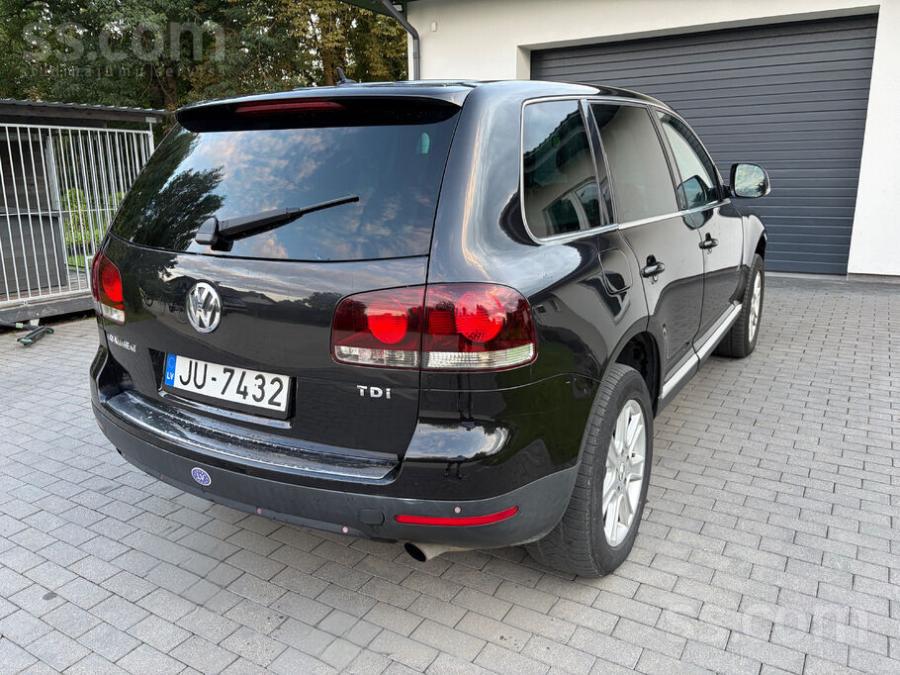Melns Volkswagen Touareg 2007 Jelgava, ar dzinēja tilpumu 3.00 L un nobraukumu 411 tūkst. km par 5500 €, foto 5 vietnē AUTOMOTO.COM.LV