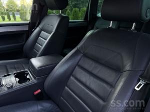 Melns Volkswagen Touareg 2007 Jelgava, ar dzinēja tilpumu 3.00 L un nobraukumu 411 tūkst. km par 5500 €, foto 6 vietnē AUTOMOTO.COM.LV