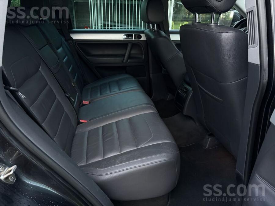 Melns Volkswagen Touareg 2007 Jelgava, ar dzinēja tilpumu 3.00 L un nobraukumu 411 tūkst. km par 5500 €, foto 9 vietnē AUTOMOTO.COM.LV