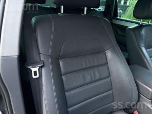 Melns Volkswagen Touareg 2007 Jelgava, ar dzinēja tilpumu 3.00 L un nobraukumu 411 tūkst. km par 5500 €, foto 10 vietnē AUTOMOTO.COM.LV