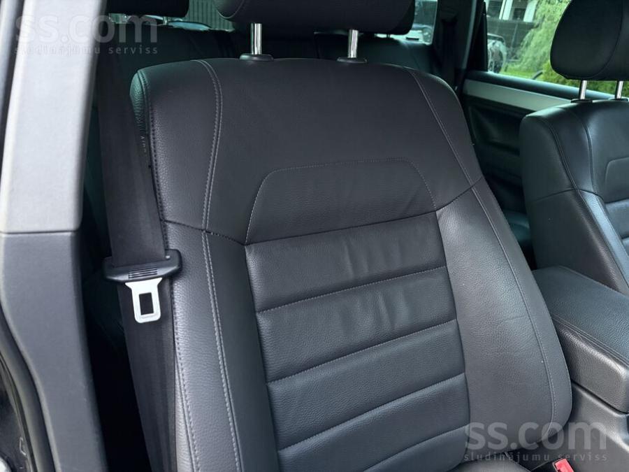 Melns Volkswagen Touareg 2007 Jelgava, ar dzinēja tilpumu 3.00 L un nobraukumu 411 tūkst. km par 5500 €, foto 10 vietnē AUTOMOTO.COM.LV