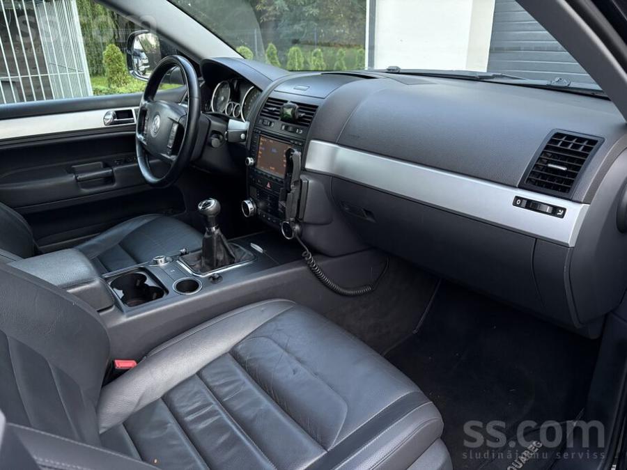 Melns Volkswagen Touareg 2007 Jelgava, ar dzinēja tilpumu 3.00 L un nobraukumu 411 tūkst. km par 5500 €, foto 11 vietnē AUTOMOTO.COM.LV