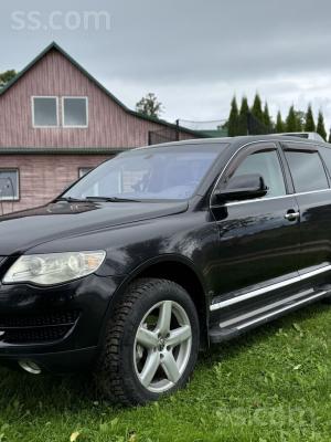 Black Volkswagen Touareg 2007 in Kraslava, with an engine capacity of 3.00 L and mileage of 356 thousand km for 5250 €, photo  on AUTOMOTO.COM.LV