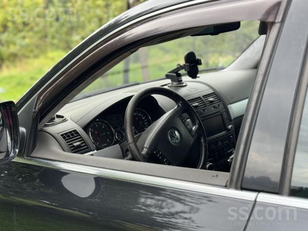 Melns Volkswagen Touareg 2007 Krāslava, ar dzinēja tilpumu 3.00 L un nobraukumu 356 tūkst. km par 5250 €, foto 9 vietnē AUTOMOTO.COM.LV