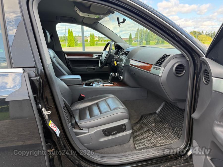 Black Volkswagen Touareg 2007 in Tartu, with an engine capacity of 3.00 L and mileage of 505 thousand km for 5000 €, photo 11 on AUTOMOTO.COM.LV
