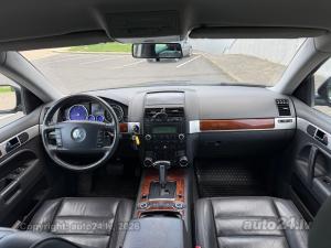 Black Volkswagen Touareg 2007 in Tartu, with an engine capacity of 3.00 L and mileage of 505 thousand km for 5000 €, photo 13 on AUTOMOTO.COM.LV