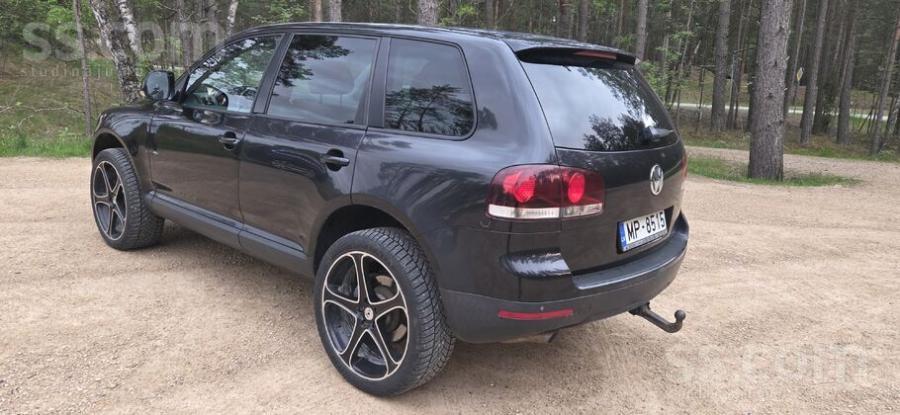 Черный Фольксваген Туарег 2007 в Рига, объемом двигателя 3.00 л и пробегом 355 тыс. км за 4500 €, фото 4 на AUTOMOTO.COM.LV