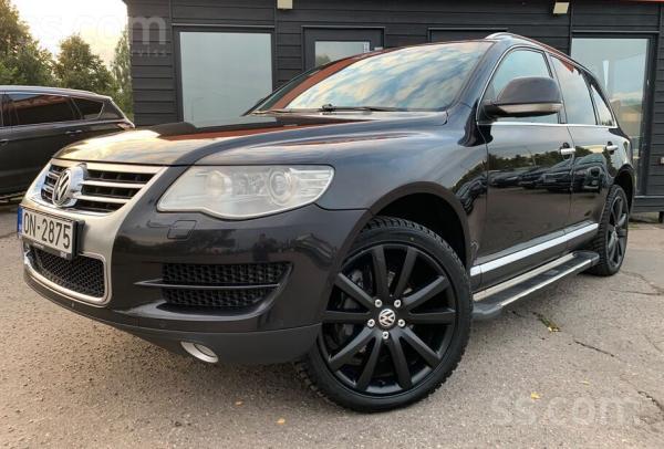 Volkswagen Touareg 2007 Rīga vietnē Melns Volkswagen Touareg 2007 Rīga, ar dzinēja tilpumu 3.00 L un nobraukumu 369 tūkst. km par 5500 €, foto 1 vietnē AUTOMOTO.COM.LV