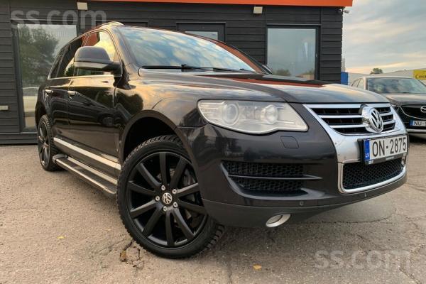 Volkswagen Touareg 2007 Rīga vietnē Melns Volkswagen Touareg 2007 Rīga, ar dzinēja tilpumu 3.00 L un nobraukumu 369 tūkst. km par 5500 €, foto 3 vietnē AUTOMOTO.COM.LV