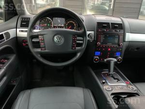 Melns Volkswagen Touareg 2007 Rīga, ar dzinēja tilpumu 3.00 L un nobraukumu 369 tūkst. km par 5500 €, foto 8 vietnē AUTOMOTO.COM.LV