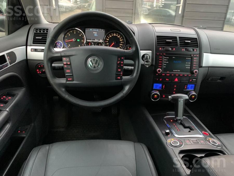 Melns Volkswagen Touareg 2007 Rīga, ar dzinēja tilpumu 3.00 L un nobraukumu 369 tūkst. km par 5500 €, foto 8 vietnē AUTOMOTO.COM.LV