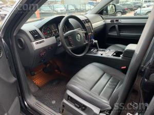 Melns Volkswagen Touareg 2007 Rīga, ar dzinēja tilpumu 3.00 L un nobraukumu 369 tūkst. km par 5500 €, foto 9 vietnē AUTOMOTO.COM.LV