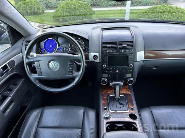 Black Volkswagen Touareg 2007 in Riga, with an engine capacity of 3.00 L and mileage of 0 thousand km for 3450 €, photo 10 on AUTOMOTO.COM.LV