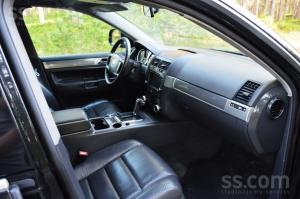 Melns Volkswagen Touareg 2007 Talsi, ar dzinēja tilpumu 2.50 L un nobraukumu 348 tūkst. km par 4300 €, foto 9 vietnē AUTOMOTO.COM.LV