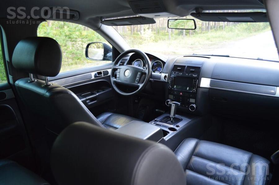 Melns Volkswagen Touareg 2007 Talsi, ar dzinēja tilpumu 2.50 L un nobraukumu 348 tūkst. km par 4300 €, foto 10 vietnē AUTOMOTO.COM.LV