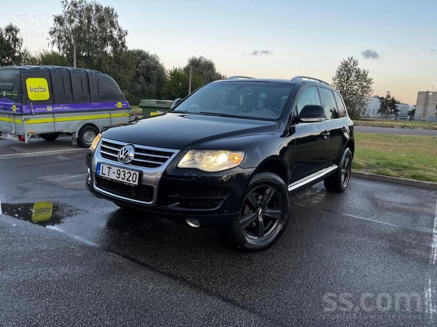 Melns Volkswagen Touareg 2007 Rīga, ar dzinēja tilpumu 3.00 L un nobraukumu 321 tūkst. km par 3000 €, foto 1 vietnē AUTOMOTO.COM.LV