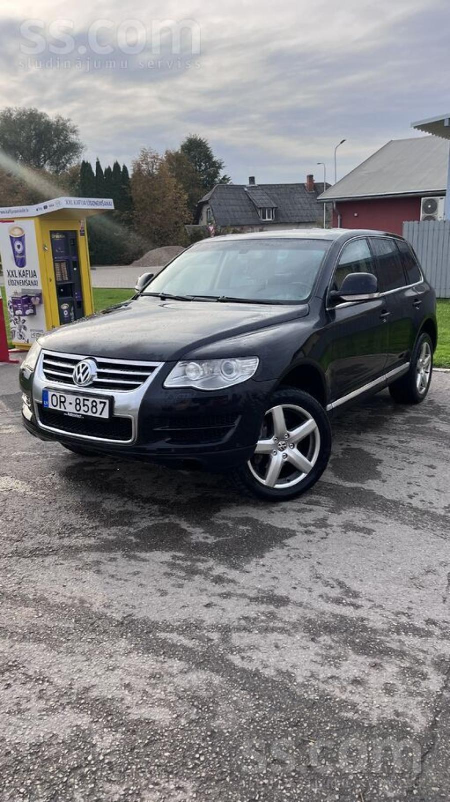 Melns Volkswagen Touareg 2007 Rīga, ar dzinēja tilpumu 3.00 L un nobraukumu 277 tūkst. km par 8000 €, foto 1 vietnē AUTOMOTO.COM.LV
