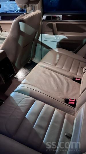 Melns Volkswagen Touareg 2007 Rīga, ar dzinēja tilpumu 3.00 L un nobraukumu 277 tūkst. km par 8000 €, foto 8 vietnē AUTOMOTO.COM.LV
