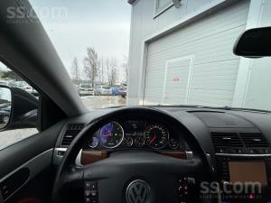 Black Volkswagen Touareg 2008 in Riga, with an engine capacity of 3.00 L and mileage of 392 thousand km for 4400 €, photo 11 on AUTOMOTO.COM.LV