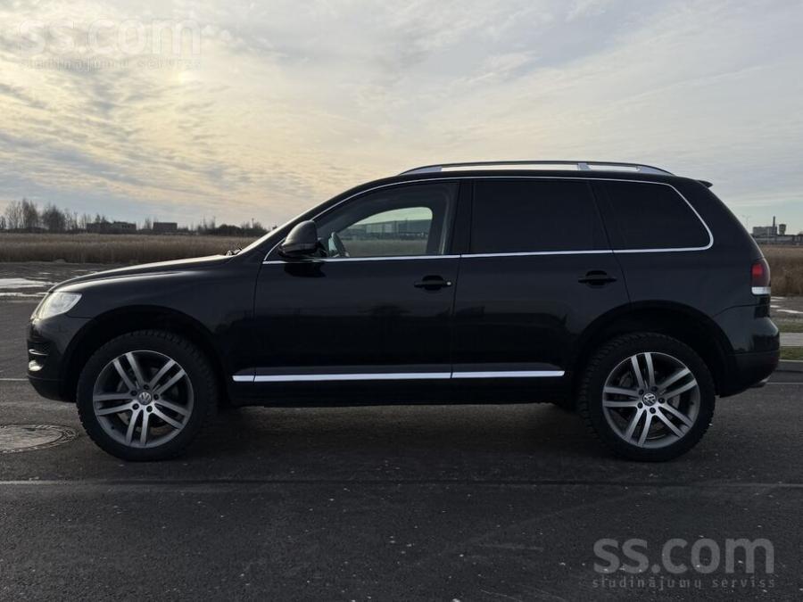 Melns Volkswagen Touareg 2008 Liepāja, ar dzinēja tilpumu 3.00 L un nobraukumu 277 tūkst. km par 8400 €, foto 5 vietnē AUTOMOTO.COM.LV