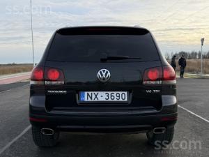 Melns Volkswagen Touareg 2008 Liepāja, ar dzinēja tilpumu 3.00 L un nobraukumu 277 tūkst. km par 8400 €, foto 8 vietnē AUTOMOTO.COM.LV