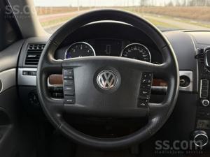 Melns Volkswagen Touareg 2008 Liepāja, ar dzinēja tilpumu 3.00 L un nobraukumu 277 tūkst. km par 8400 €, foto 18 vietnē AUTOMOTO.COM.LV