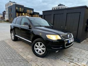 Melns Volkswagen Touareg 2008 Tartu, ar dzinēja tilpumu 3.00 L un nobraukumu 370 tūkst. km par 5499 €, foto  vietnē AUTOMOTO.COM.LV